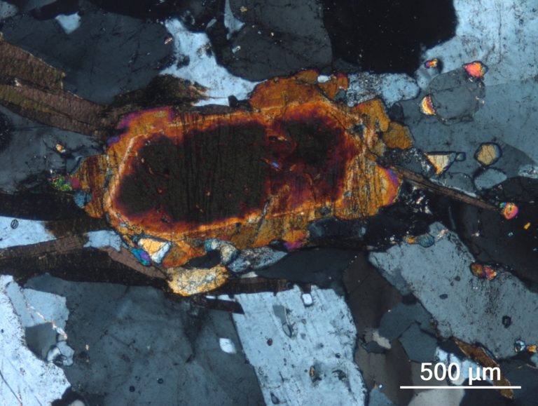 Riconoscimento in sezione sottile di rocce, minerali e cementi ...